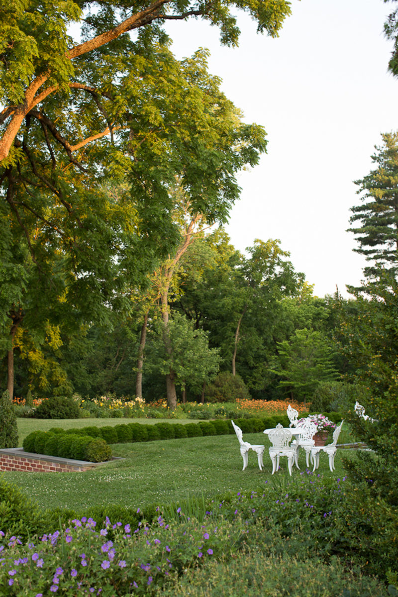 A Tour of Elizabeth Locke's Garden – Garden & Gun