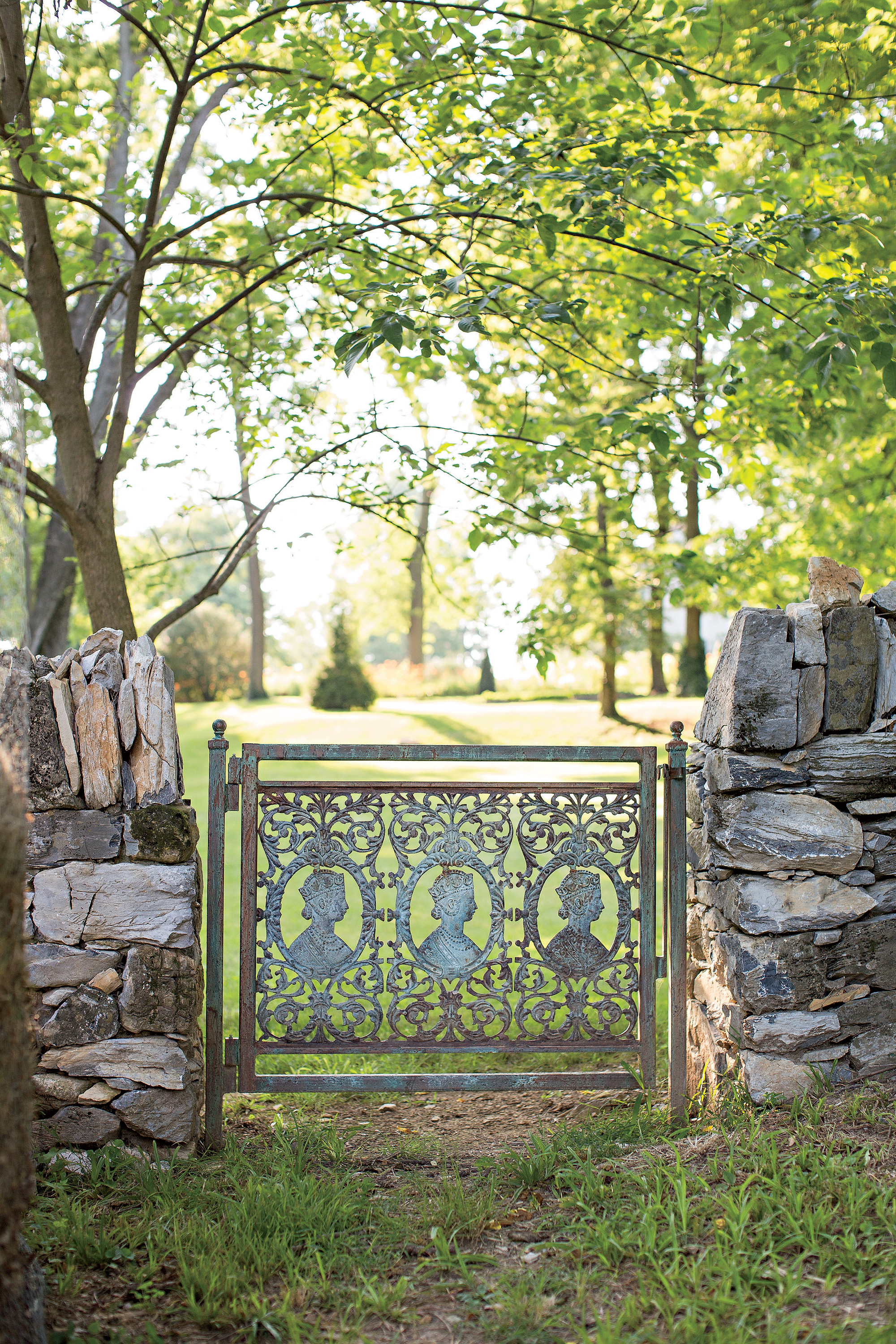 A Tour of Elizabeth Locke's Garden – Garden & Gun