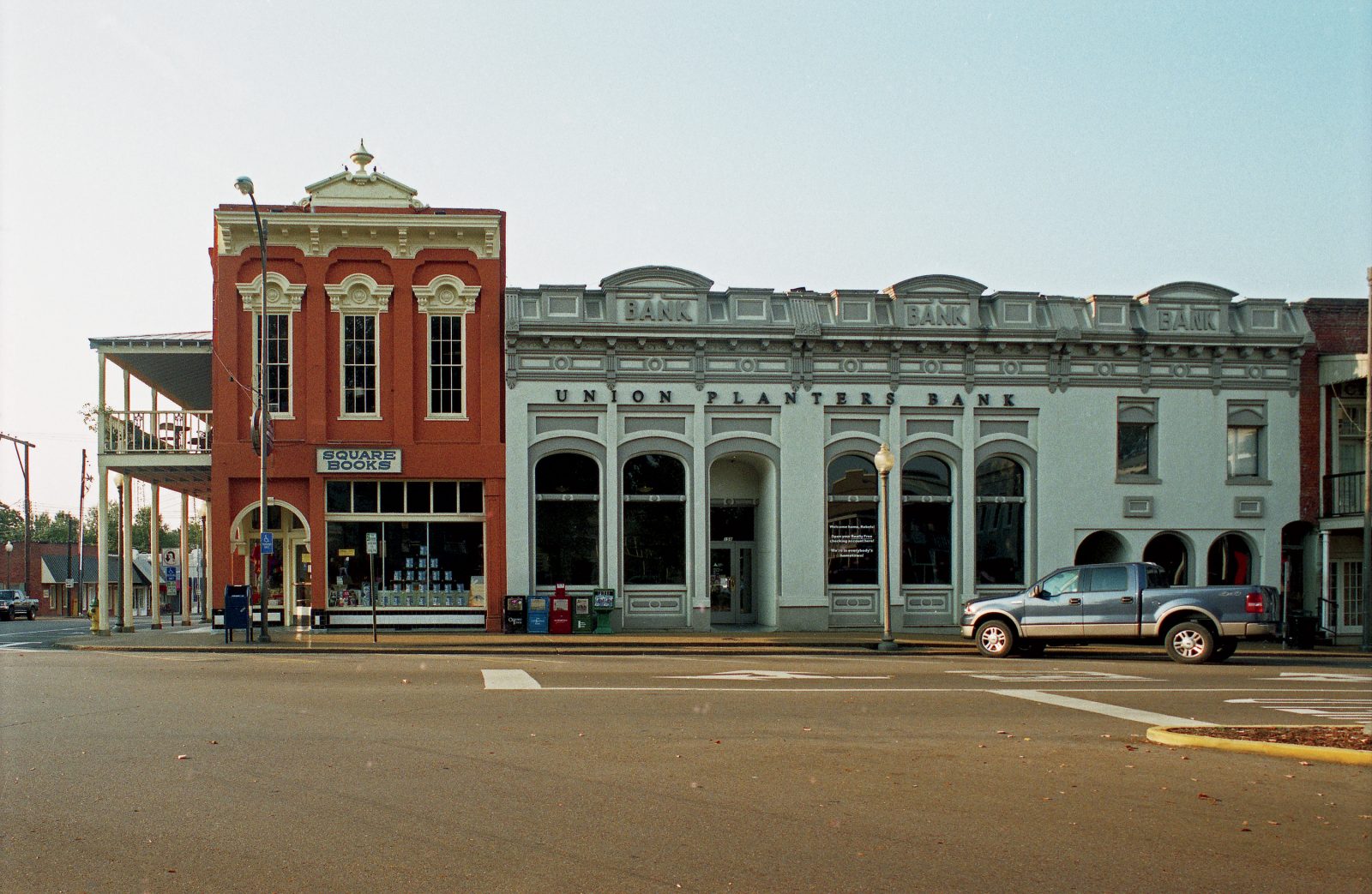 The Magic of Square Books – Garden & Gun