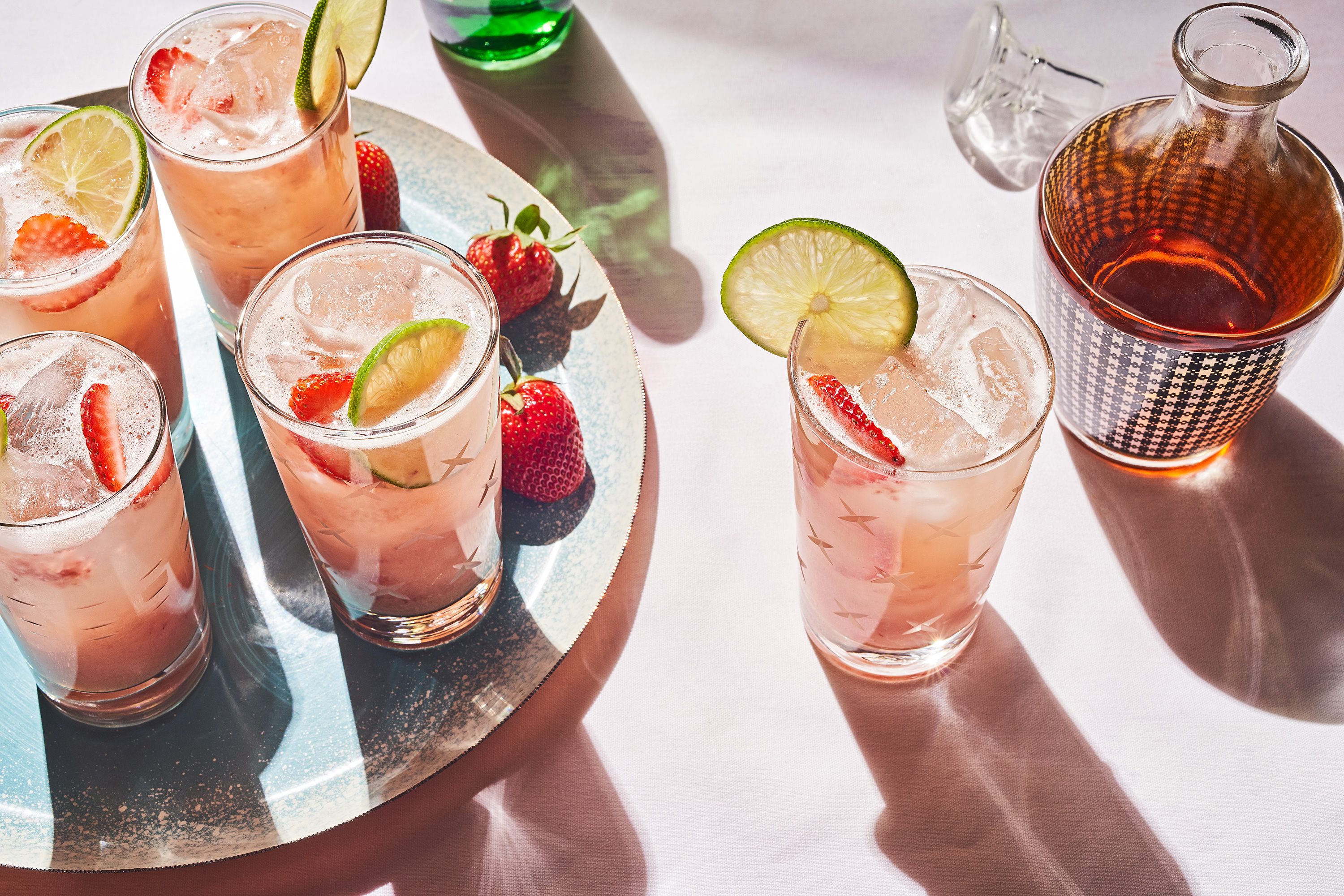 Strawberry Fizz Cocktail – Garden & Gun