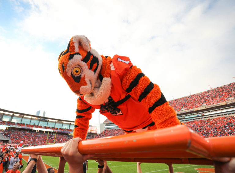Meet “the Tiger,” Clemson’s Mascot – Garden & Gun