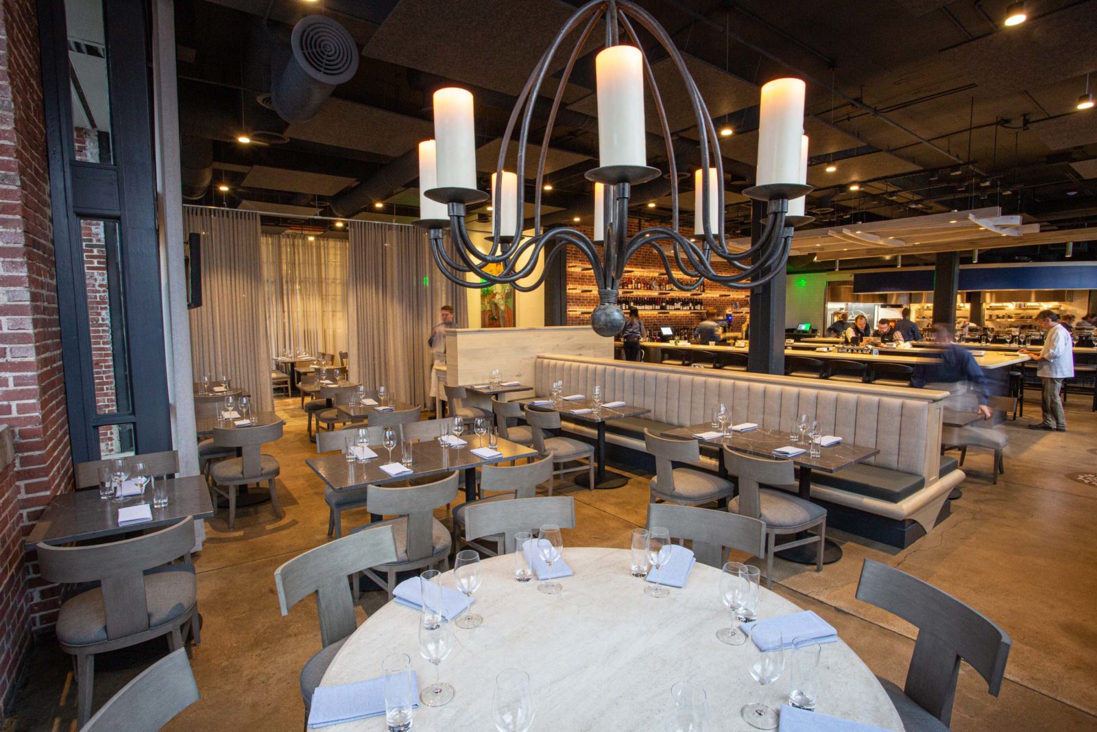 Inside Hot & Hot Fish Club’s New Birmingham Home – Garden & Gun