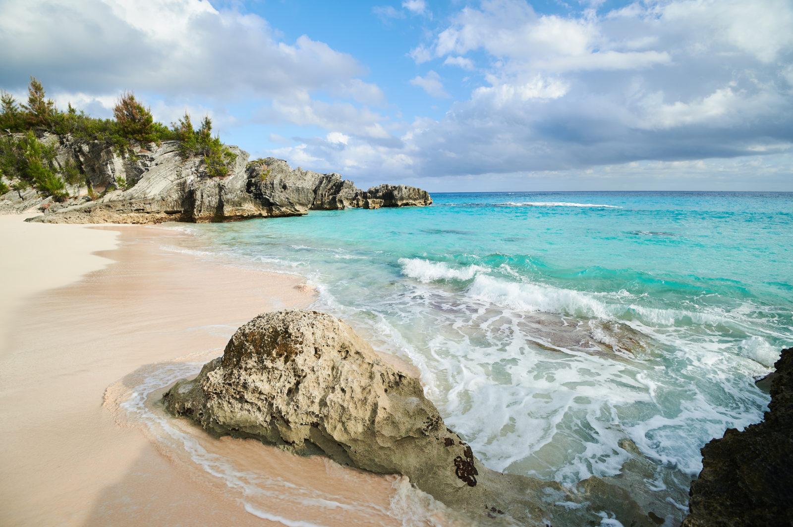 Seasonal Splendor in Bermuda – Garden & Gun
