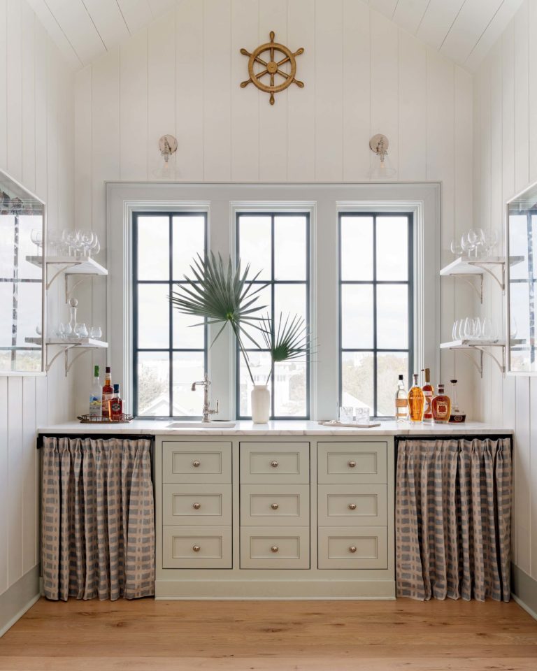 Inside a Dreamy Beach Bungalow – Garden & Gun