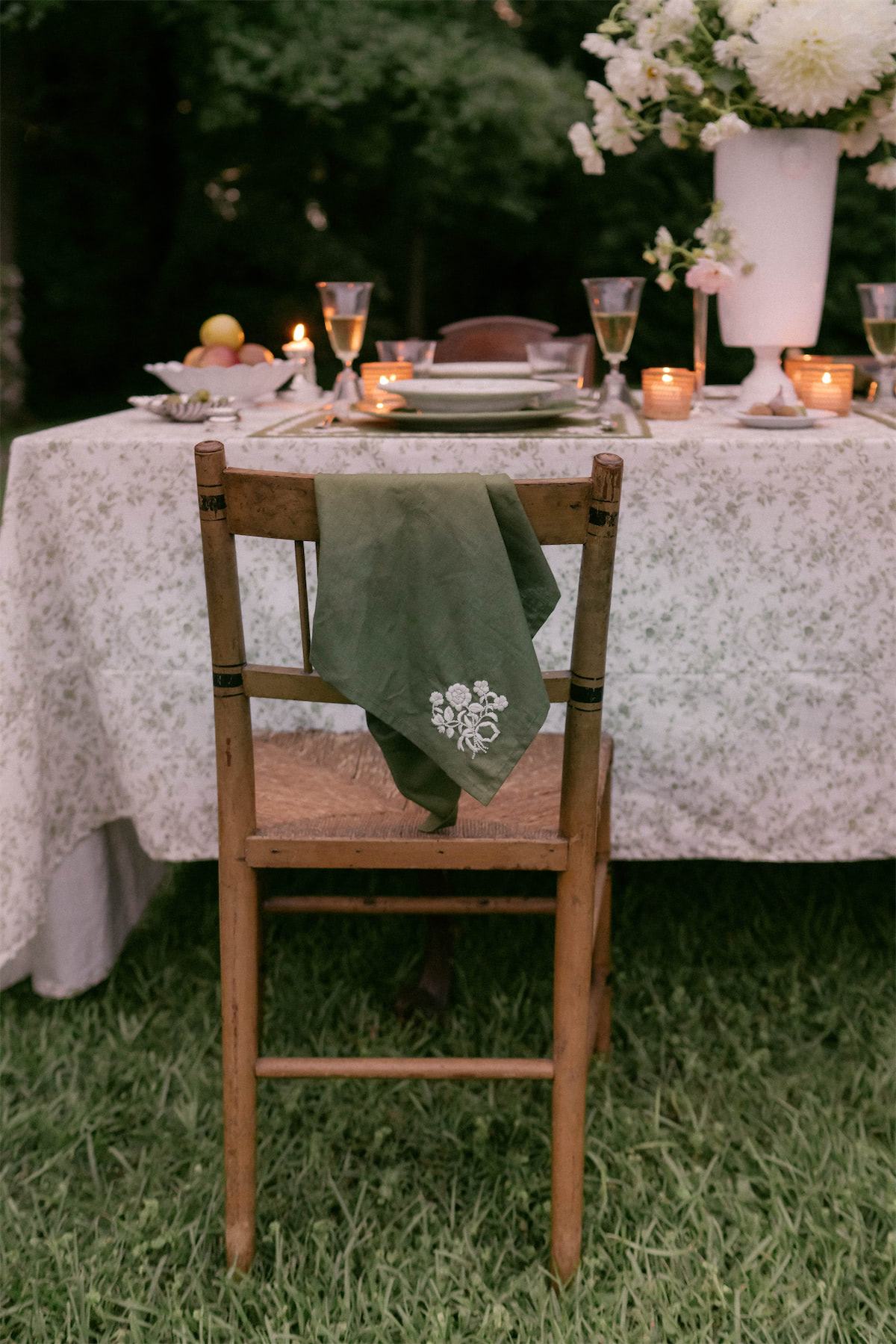 Gorgeous Southern Linens for Your Holiday Table – Garden & Gun