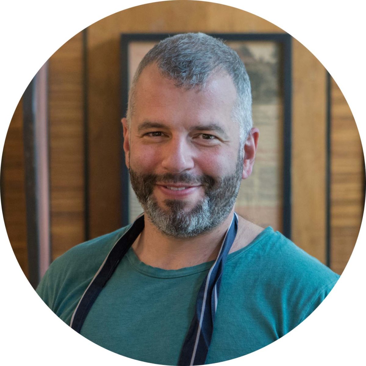 This Little London Pub Honors Louisiana in a Big Way – Garden & Gun