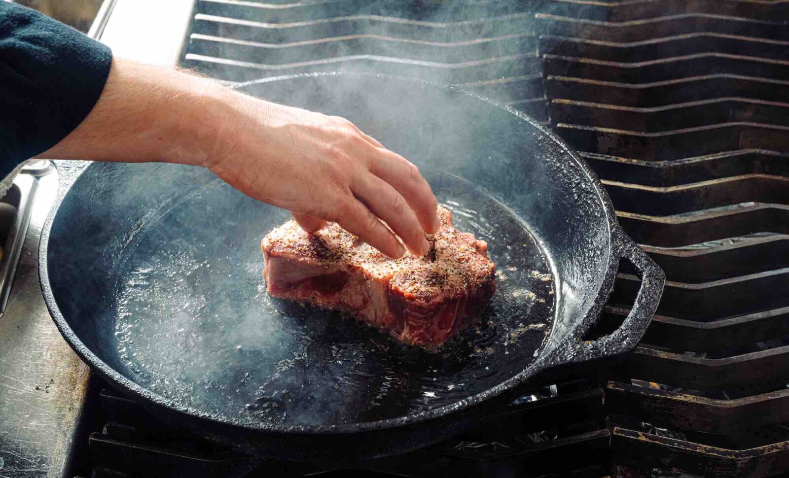 How to Cook the Perfect Steak in a Cast-Iron Skillet – Garden & Gun