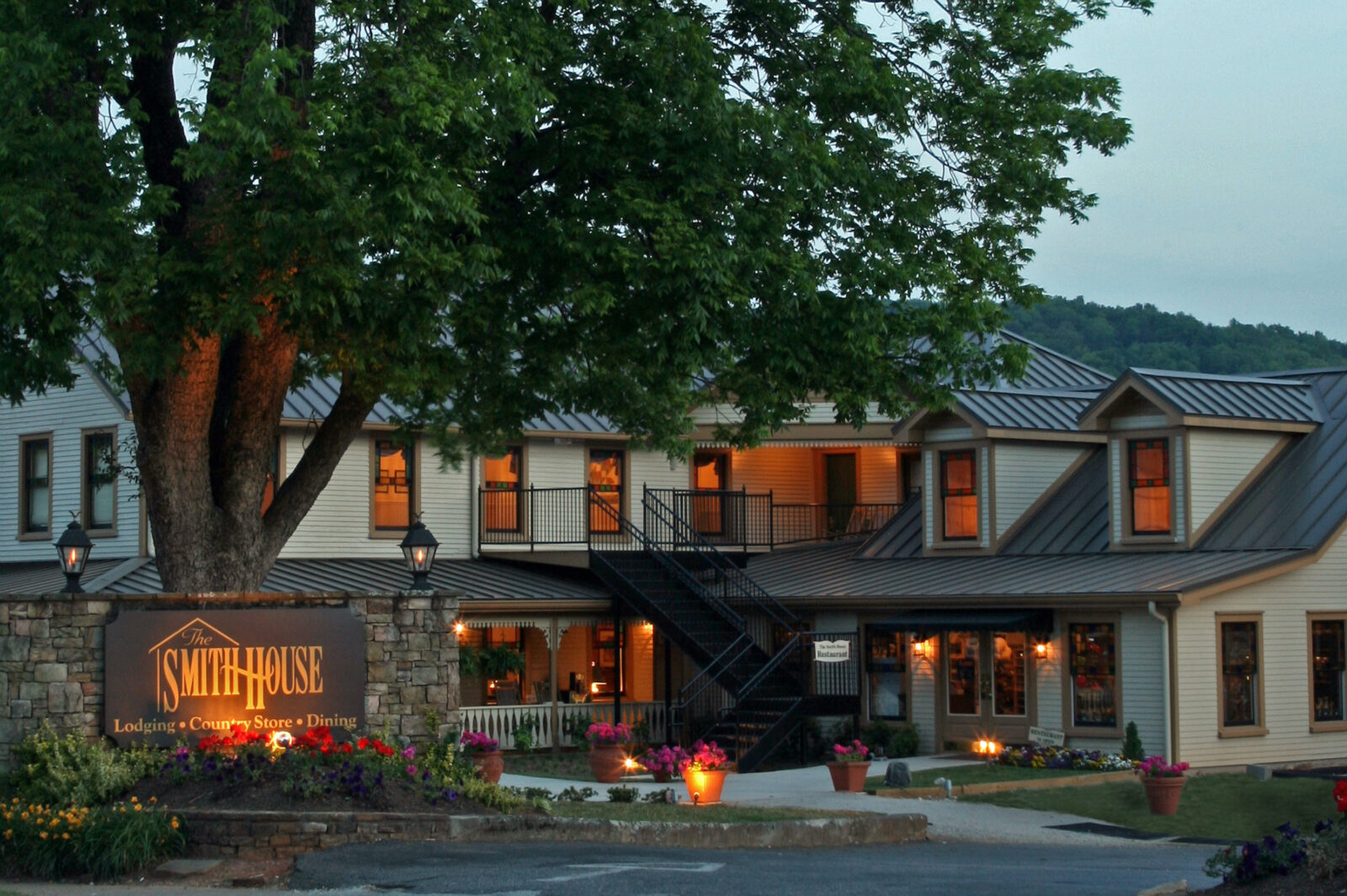 For Fried Chicken, the Smith House Is Still the Gold Standard – Garden ...