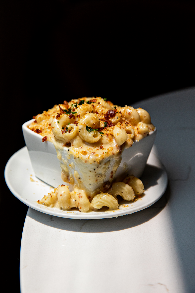 Félix Mac et Cheese: An Upgraded Classic Featuring Gruyère and Béchamel ...