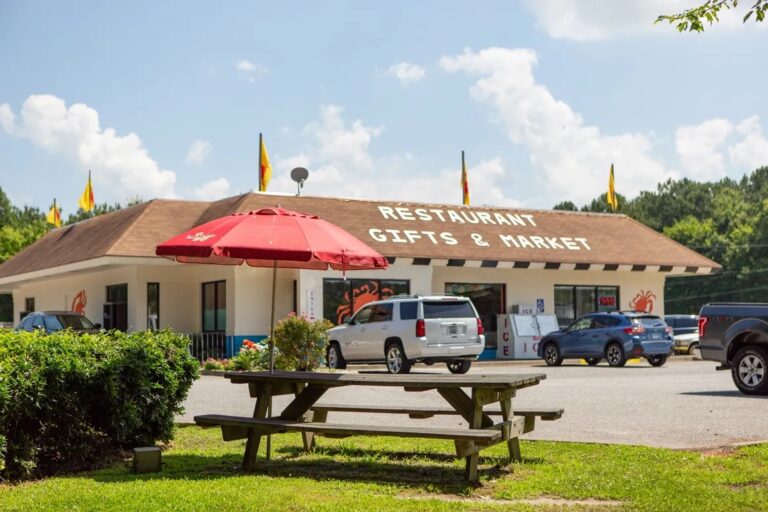 The Great Machipongo Clam Shack Approaches the End of an Era – Garden & Gun