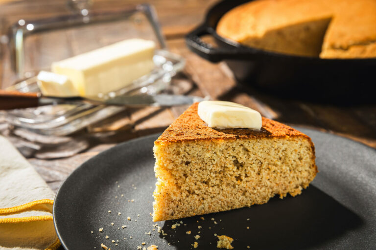 How to Make the Perfect Cast-Iron Cornbread – Garden & Gun