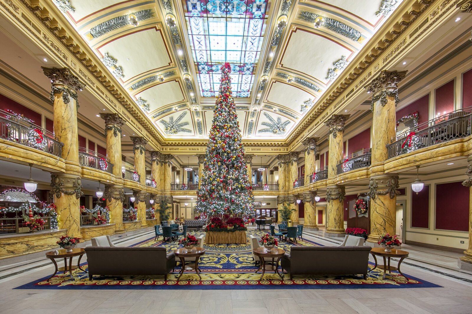 Eight Southern Hotels that Go Big on Holiday Decor – Garden & Gun