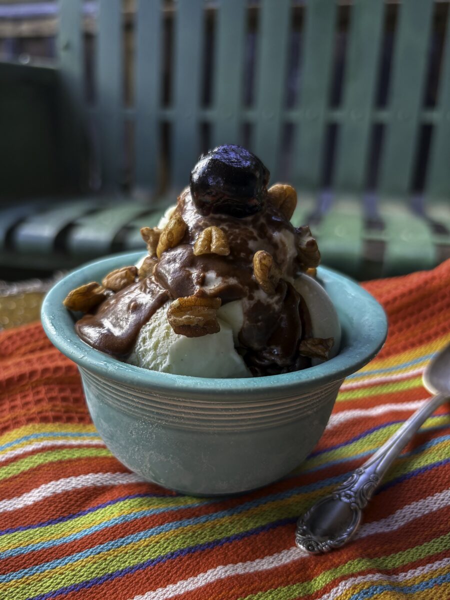 Hot Bourbon-Fudge Sundaes – Garden & Gun